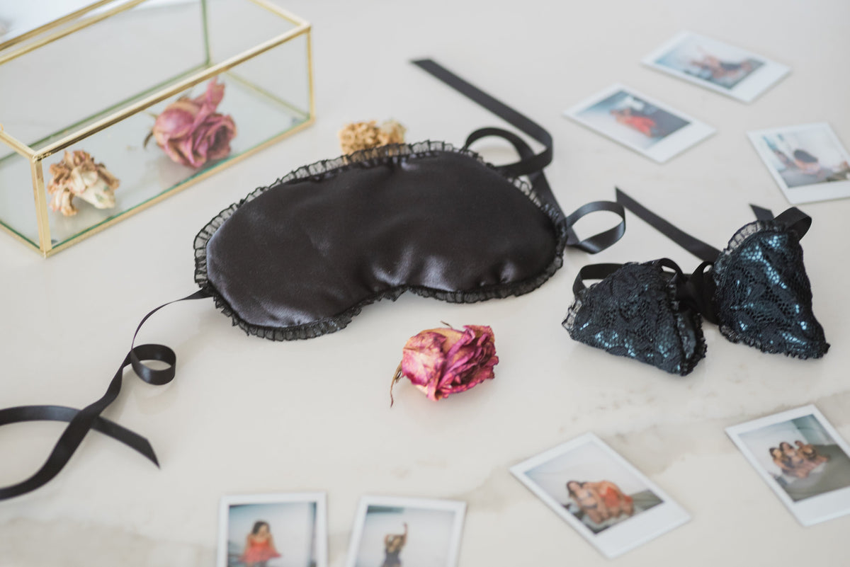 Gift Pack - Lace Handcuffs and Sleep Mask – LazyGirlLingerie